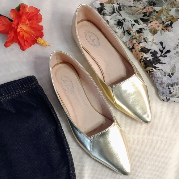 Summer Rio | Shoes | Gold Pointed Tip Flats Size 85m | Poshmark